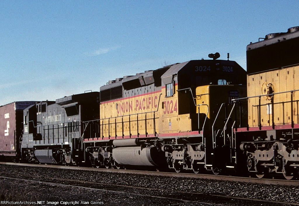 UP SD40-2 3024